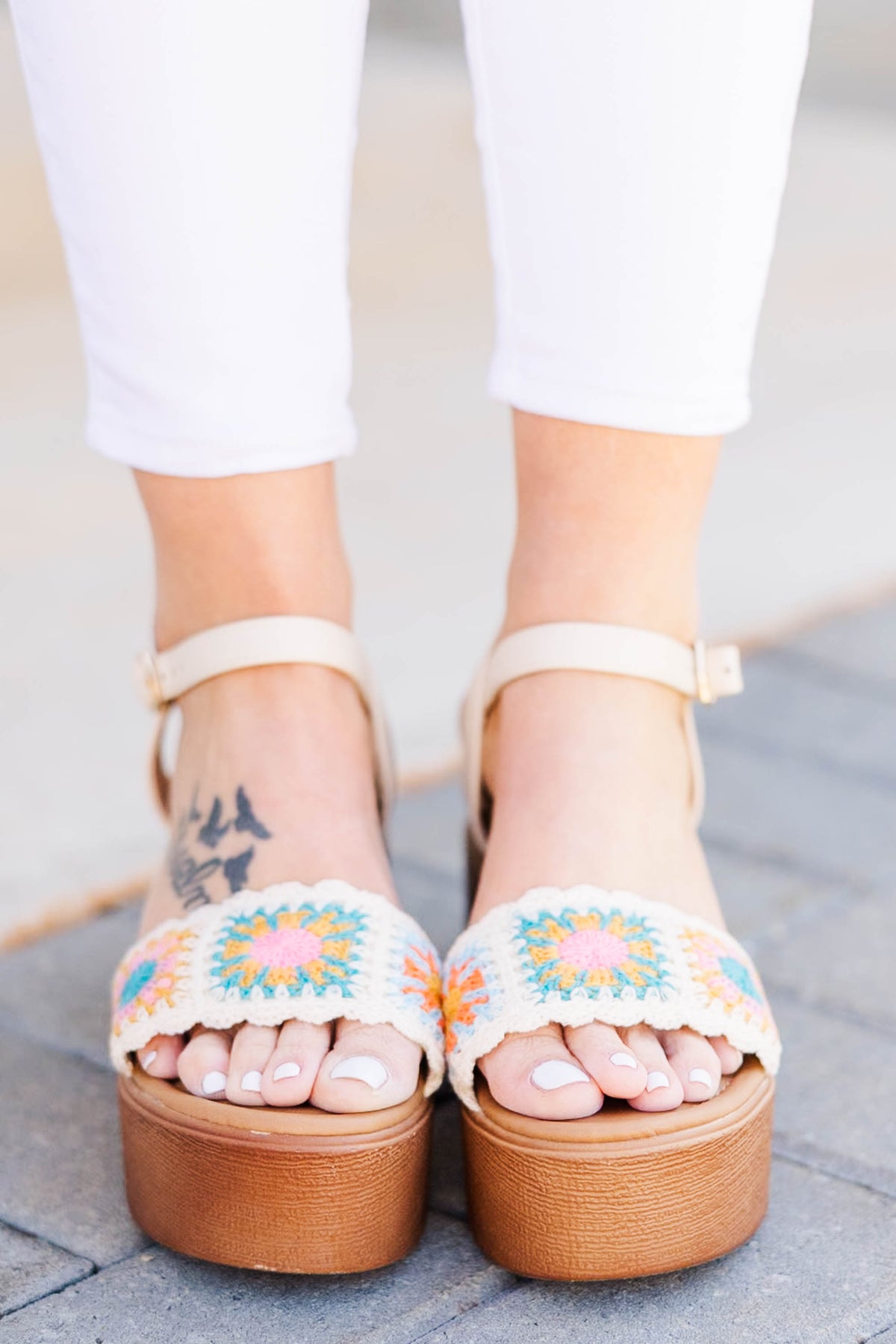 Crochet Away Wedges, Beige – Chic Soul